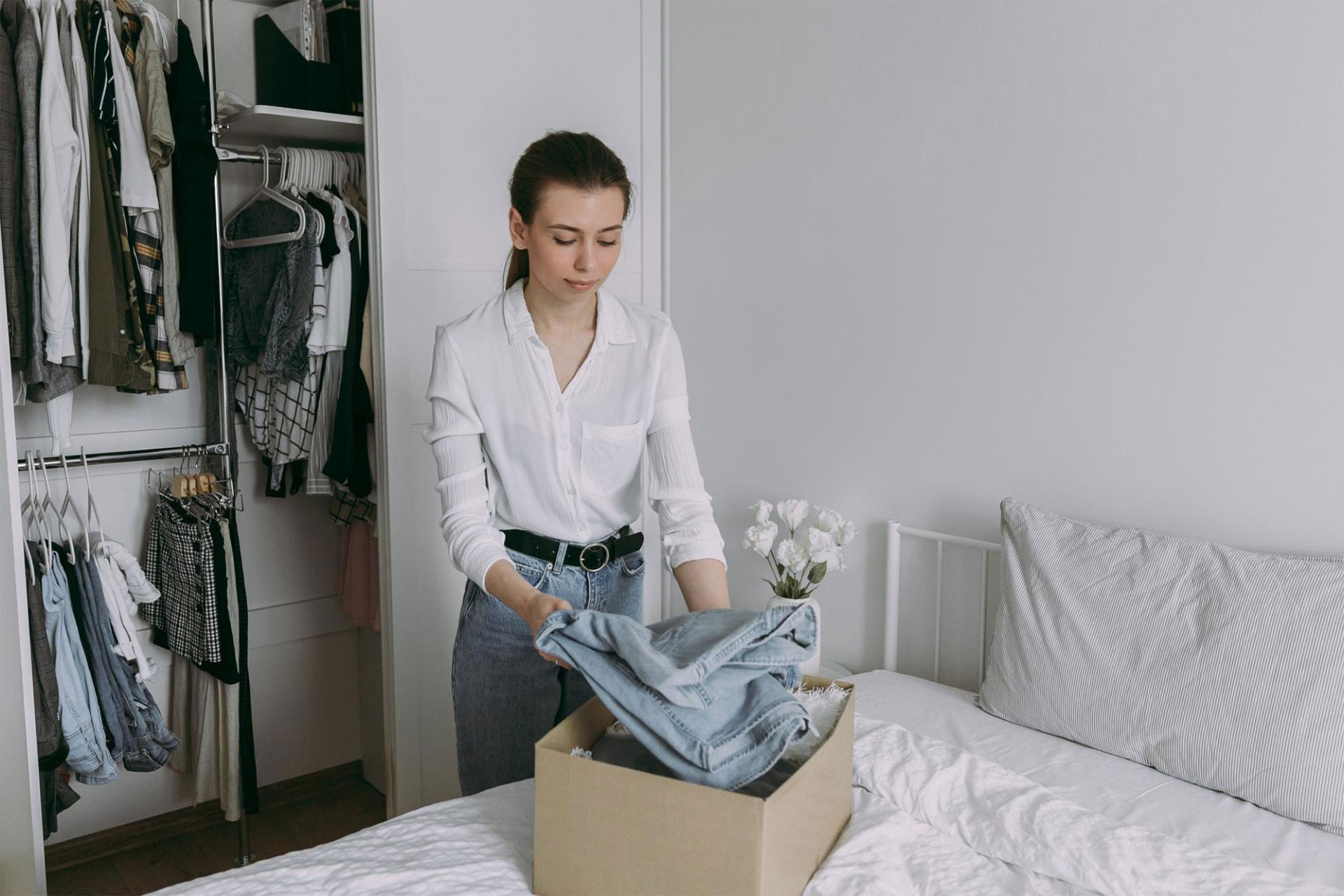How to Store Your Summer Clothes - StorageMart Philippines